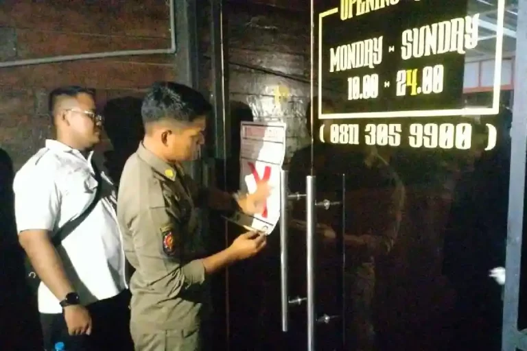 Satpol PP Surabaya Temukan 2 RHU Jual Mihol saat Ramadan, Sita 24 Botol ... Satpol PP Surabaya Temukan 2 RHU Jual Mihol saat Ramadan, Sita 24 Botol ...